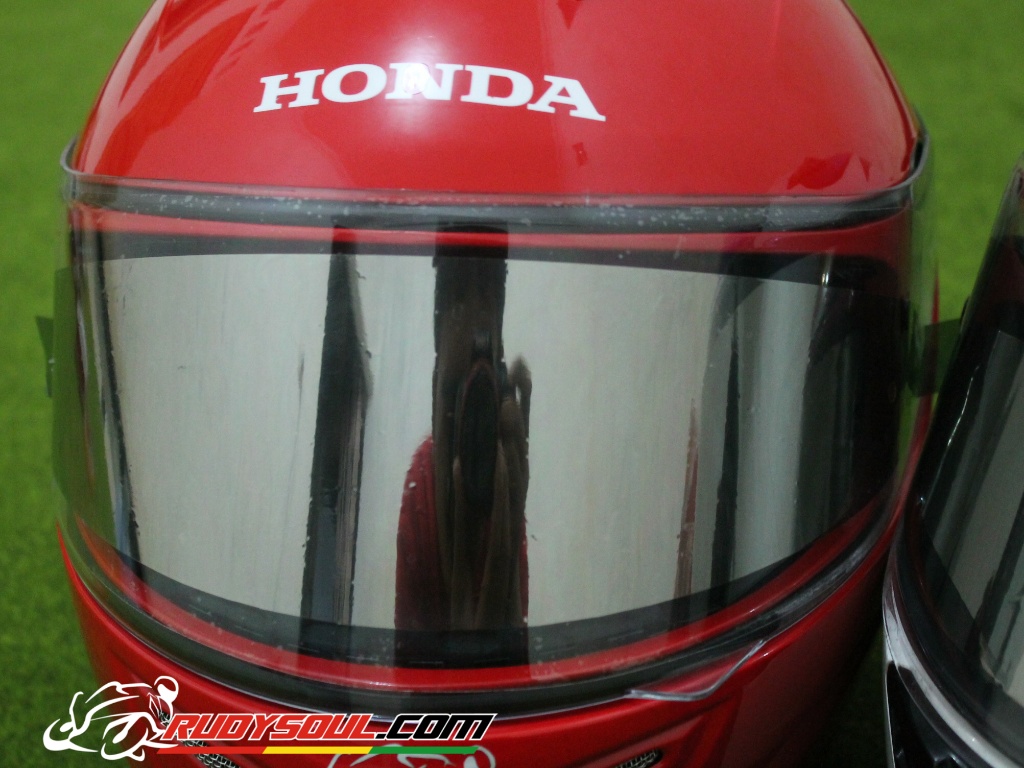 Bikin tear off dari kaca film mobil,helm jadi keren bikin pangling ...